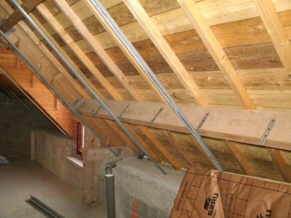 Isolation sous rampant de toiture : Définition, principe, techniques d ...